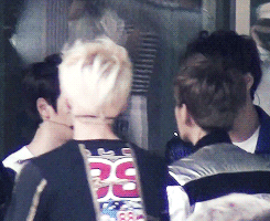 백현과 디오가 어색했다고?ㅋㅋㅋㅋㅋㅋ gif (엑소 tmi) - 인스티즈(instiz) (K)POP/예능 카테고리