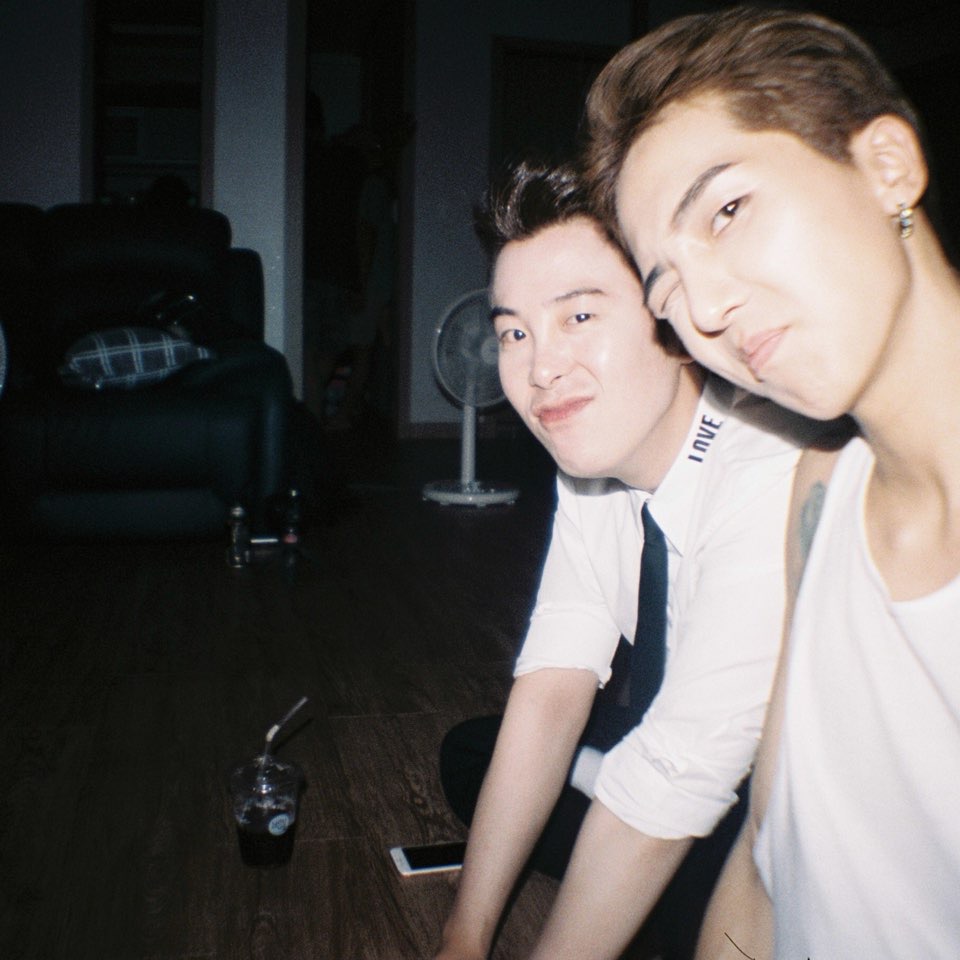 송민호 셀카 나날이 발전한다 - 인스티즈(instiz) 연예 카테고리