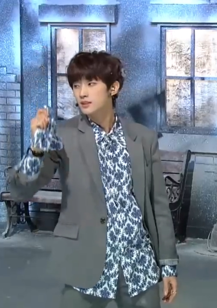 론리무대보는데 진영이 진짜 세상 얄쌍하다 - 인스티즈(instiz) B1A4 카테고리