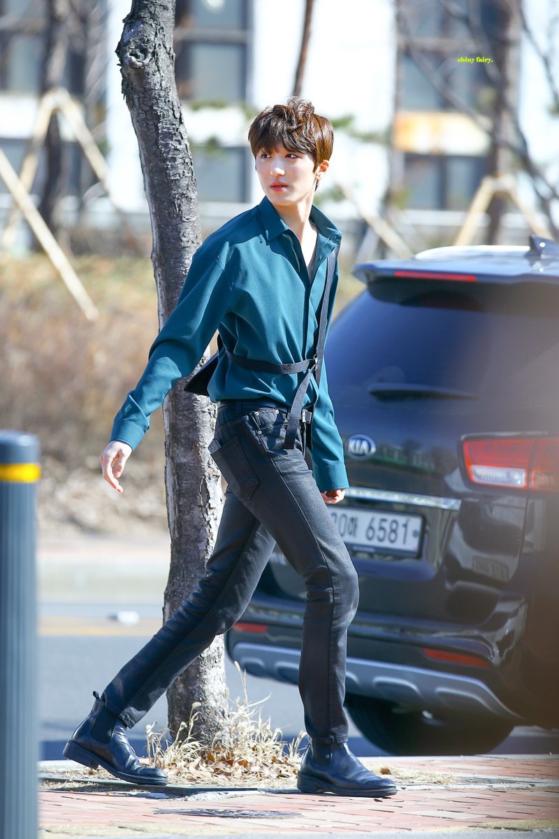 찬희 몸선 진짜 예쁜거같아,,,,,,박수짝짝,,, - 인스티즈(instiz) SF9 카테고리