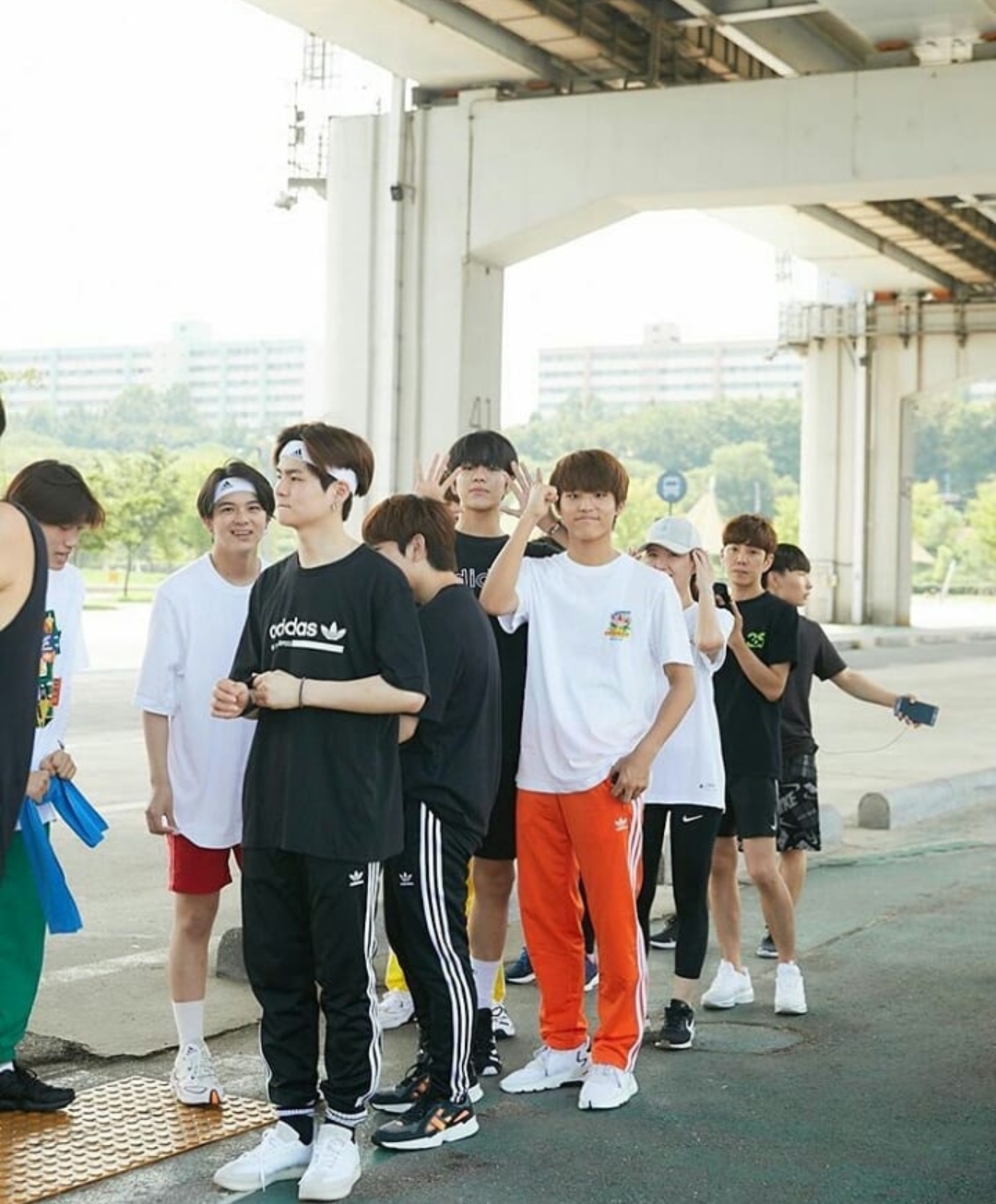 헐 yg 트레저13 근황 떳는데..... - 인스티즈(instiz) 연예 카테고리