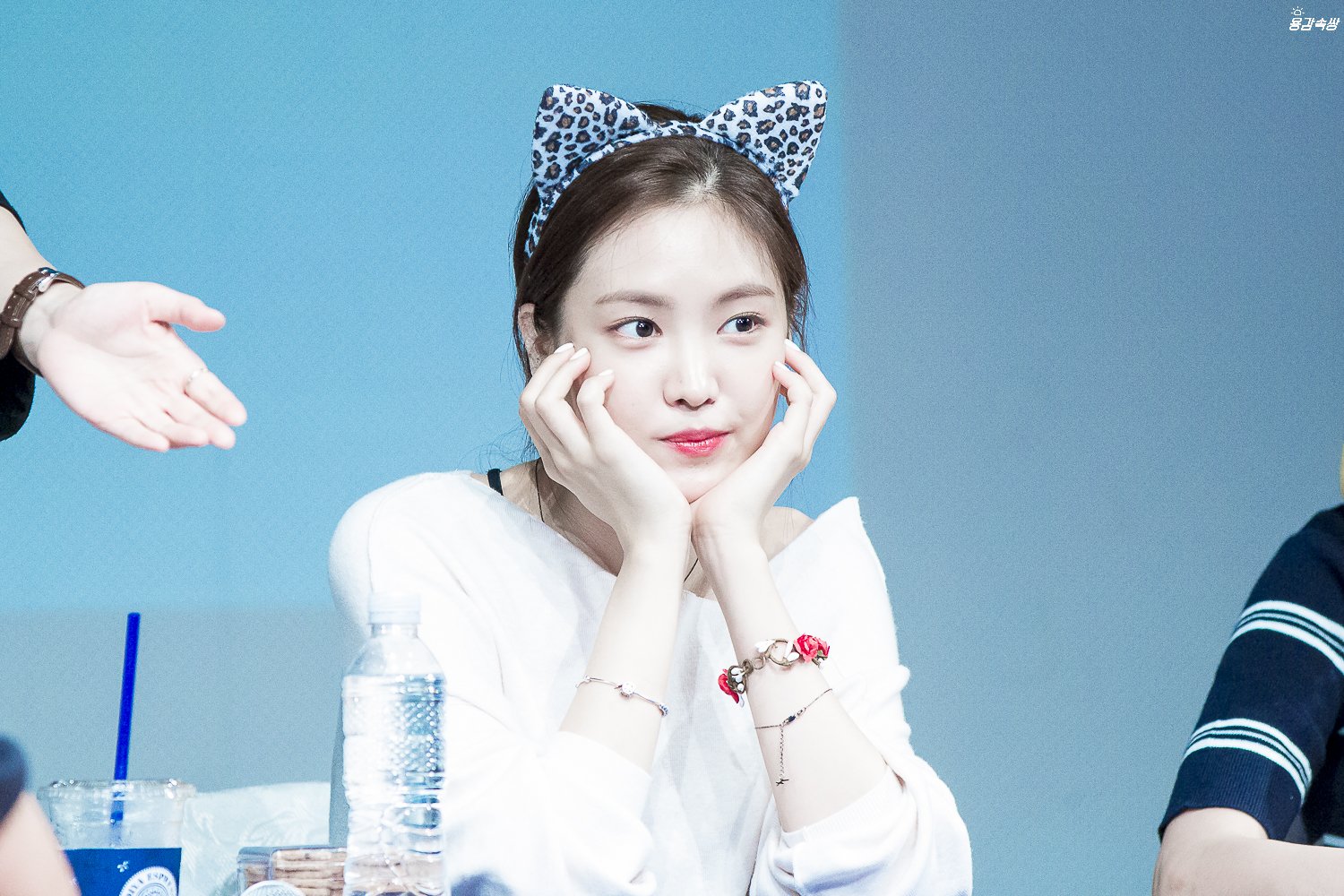 손나은 애기때 사진 봐.... - 인스티즈(instiz) 연예 카테고리