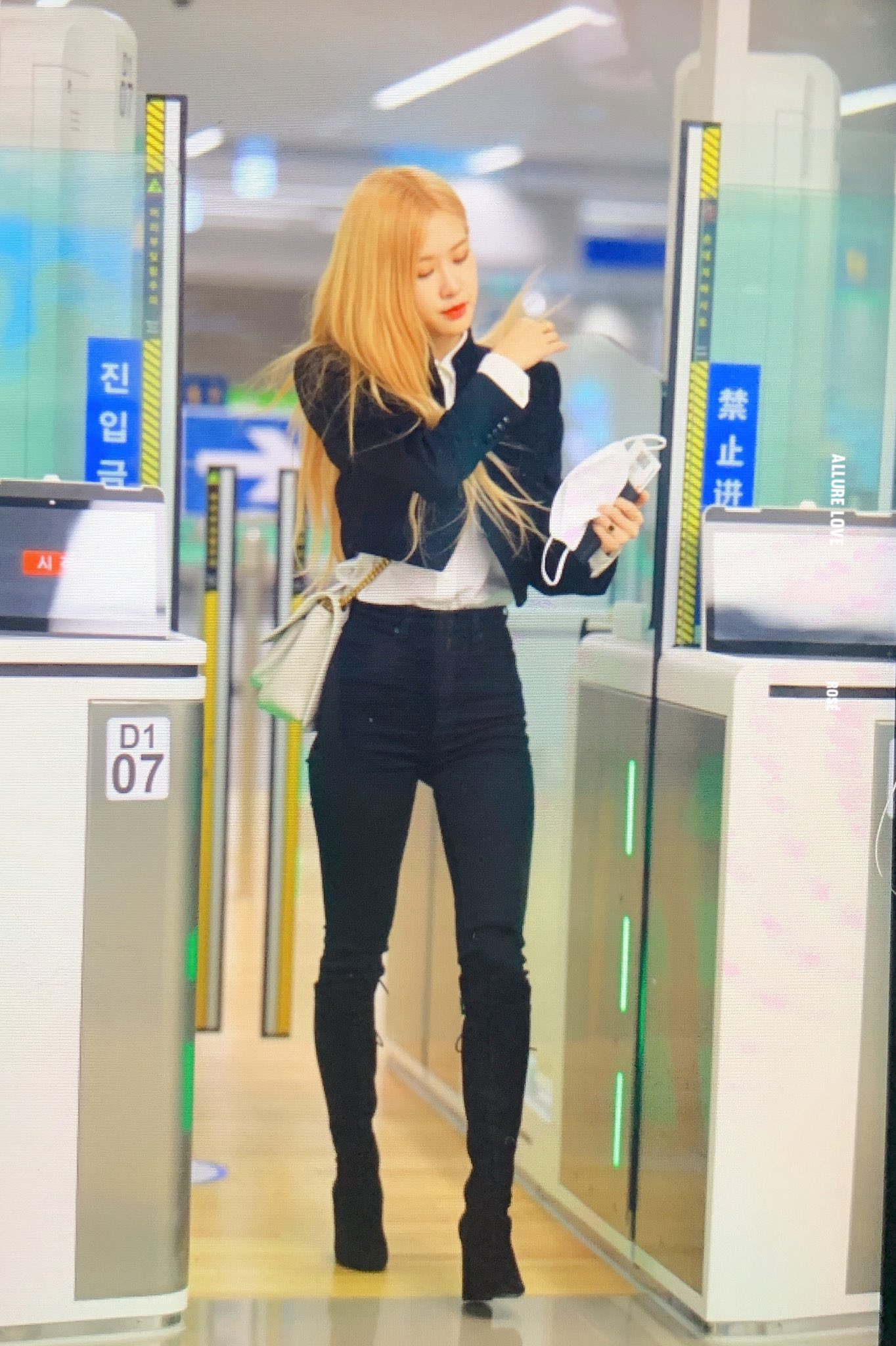 로제 스키니진 핏 좀 봐줄사람... - 인스티즈(instiz) 연예 카테고리