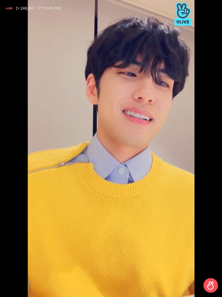 데이식스 원필 이렇게 사재기 가소롭다는듯이 웃을때 발리는 사람들의 모임 (1/n) - 인스티즈(instiz) 연예 카테고리