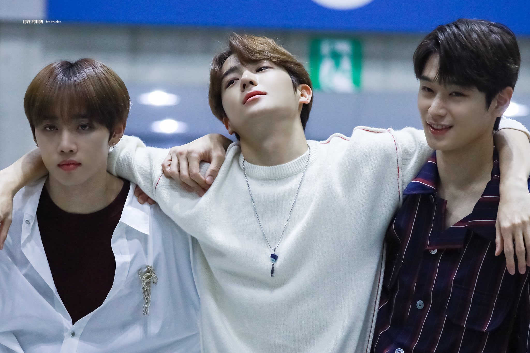 선우 어깨 위에 손... - 인스티즈(instiz) 더보이즈 카테고리