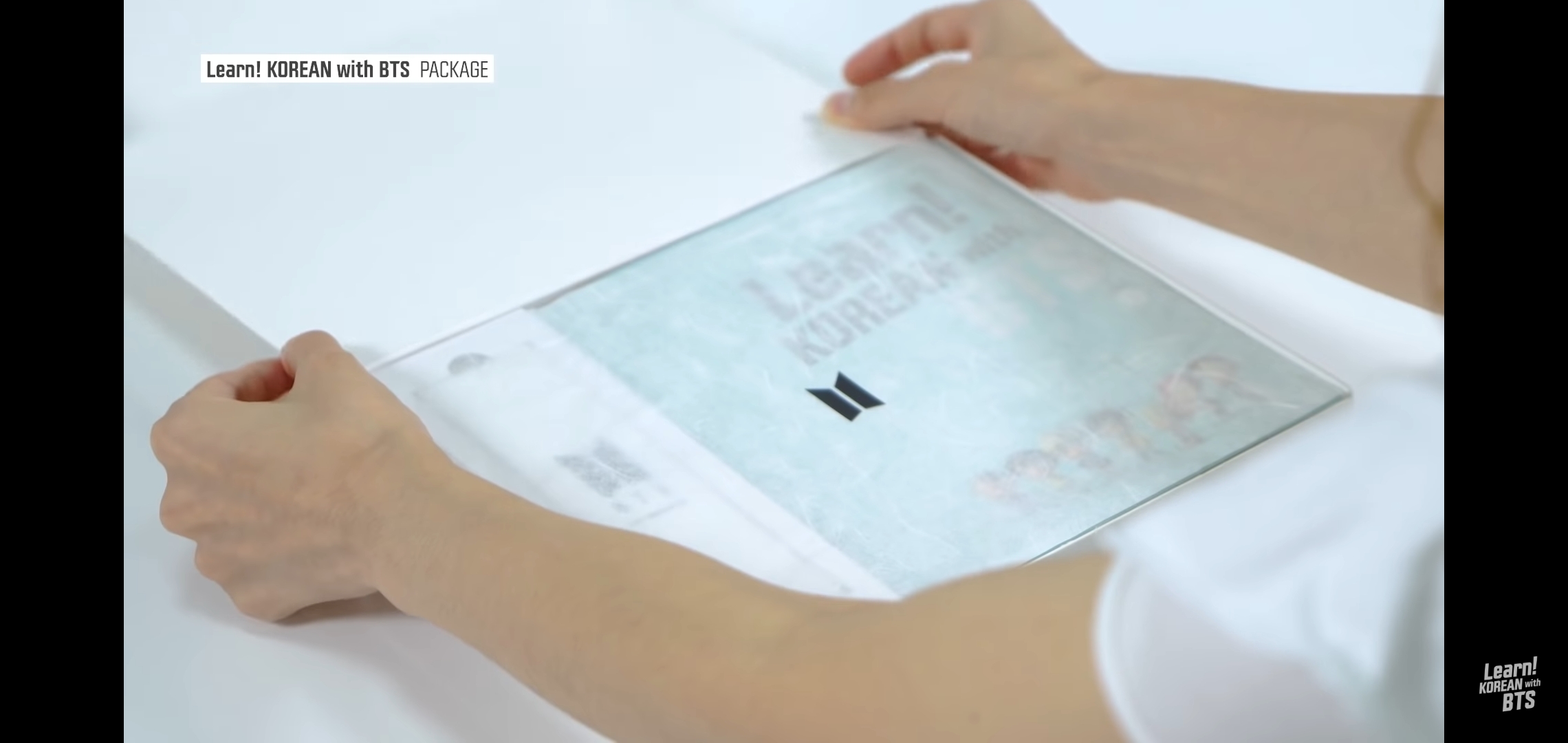 [정보/소식] 삐삐 공식 트레일러 영상에 나왔던 '런 위드 코리안 BTS' 패키지 구성품 - 인스티즈(instiz) 방탄소년단 카테고리