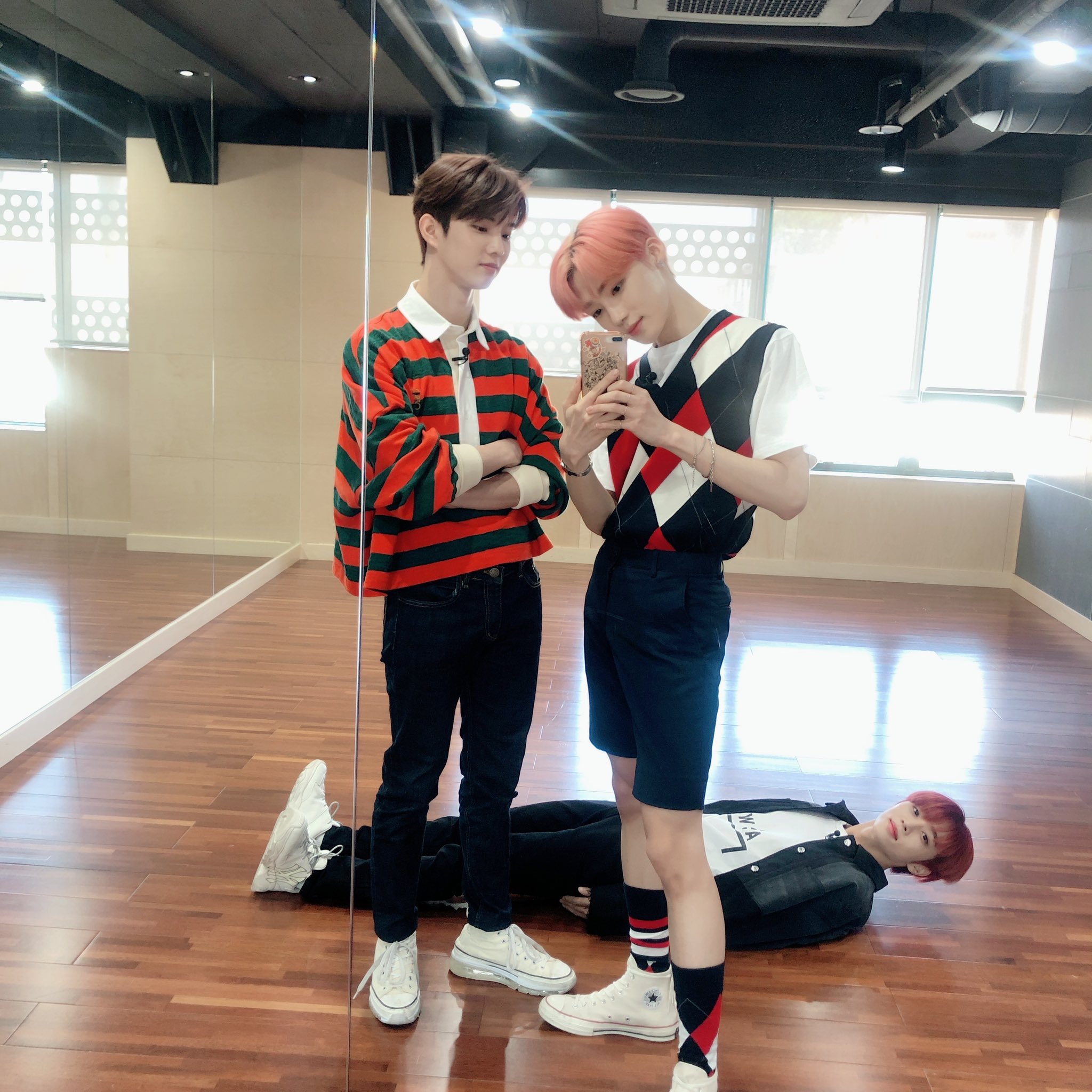 [잡담] 더보이즈에 세 꼬맹이가 있대 ㄷㄷ - 인스티즈(instiz) 연예 카테고리