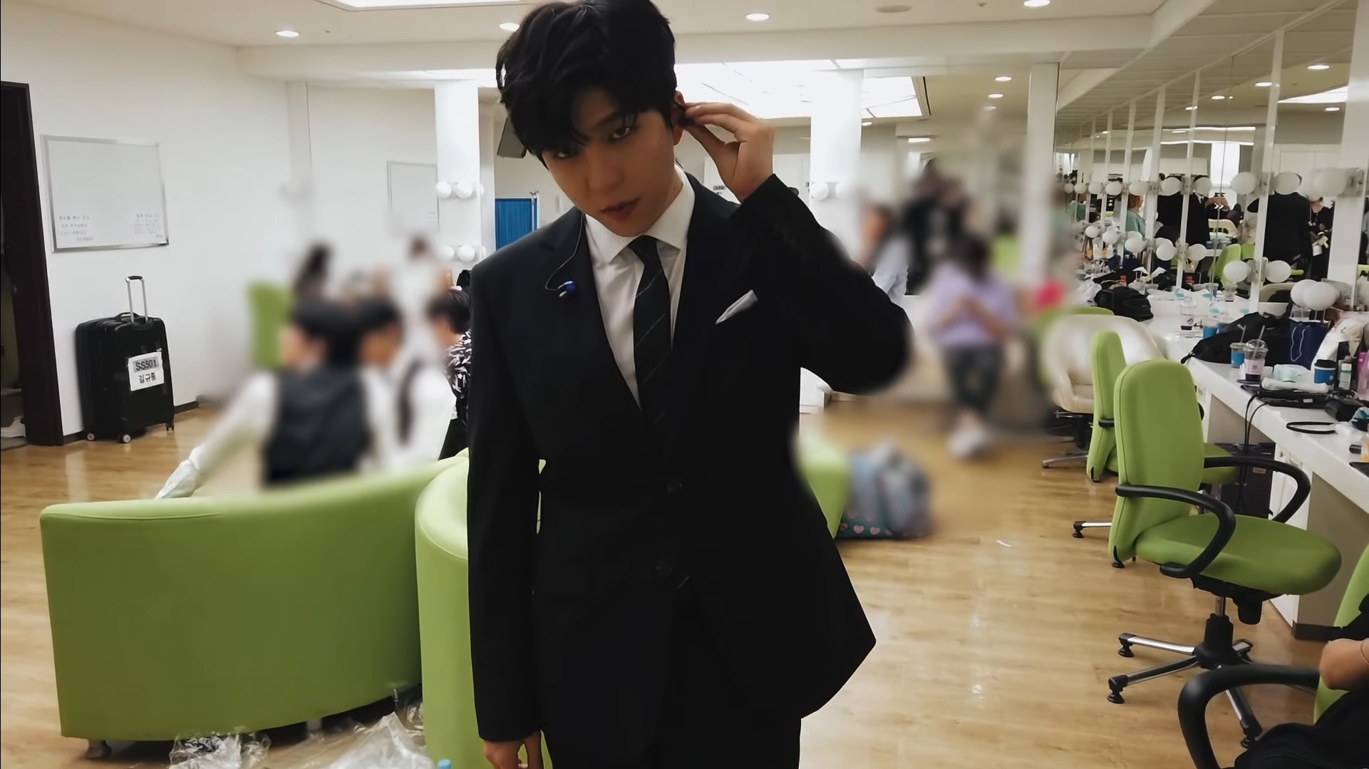 수현oppa랑 케빈 브이로그 봤어?...... 이 오빠들 미모 어떡하냐,, - 인스티즈(instiz) 연예 카테고리