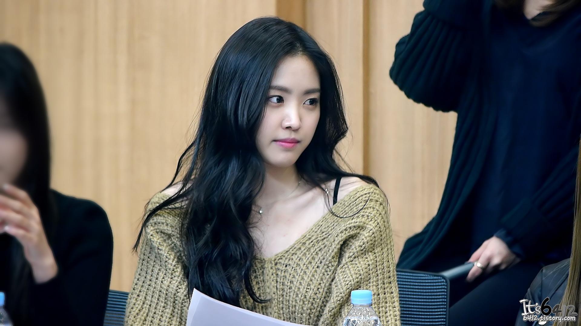 손나은은 이 니트를 아직도 가지고 있을까 - 인스티즈(instiz) 연예 카테고리