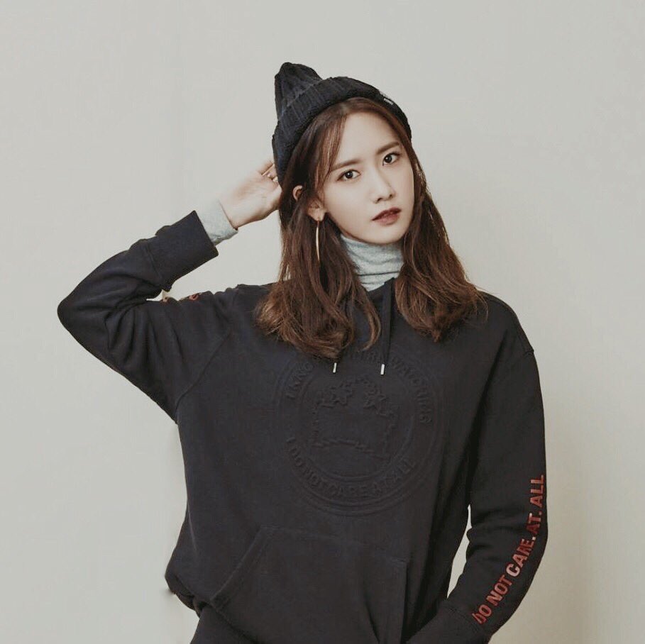 [잡담] 윤아처럼 비니쓰면 자꾸 벗겨지지않아? - 인스티즈(instiz) 연예 카테고리