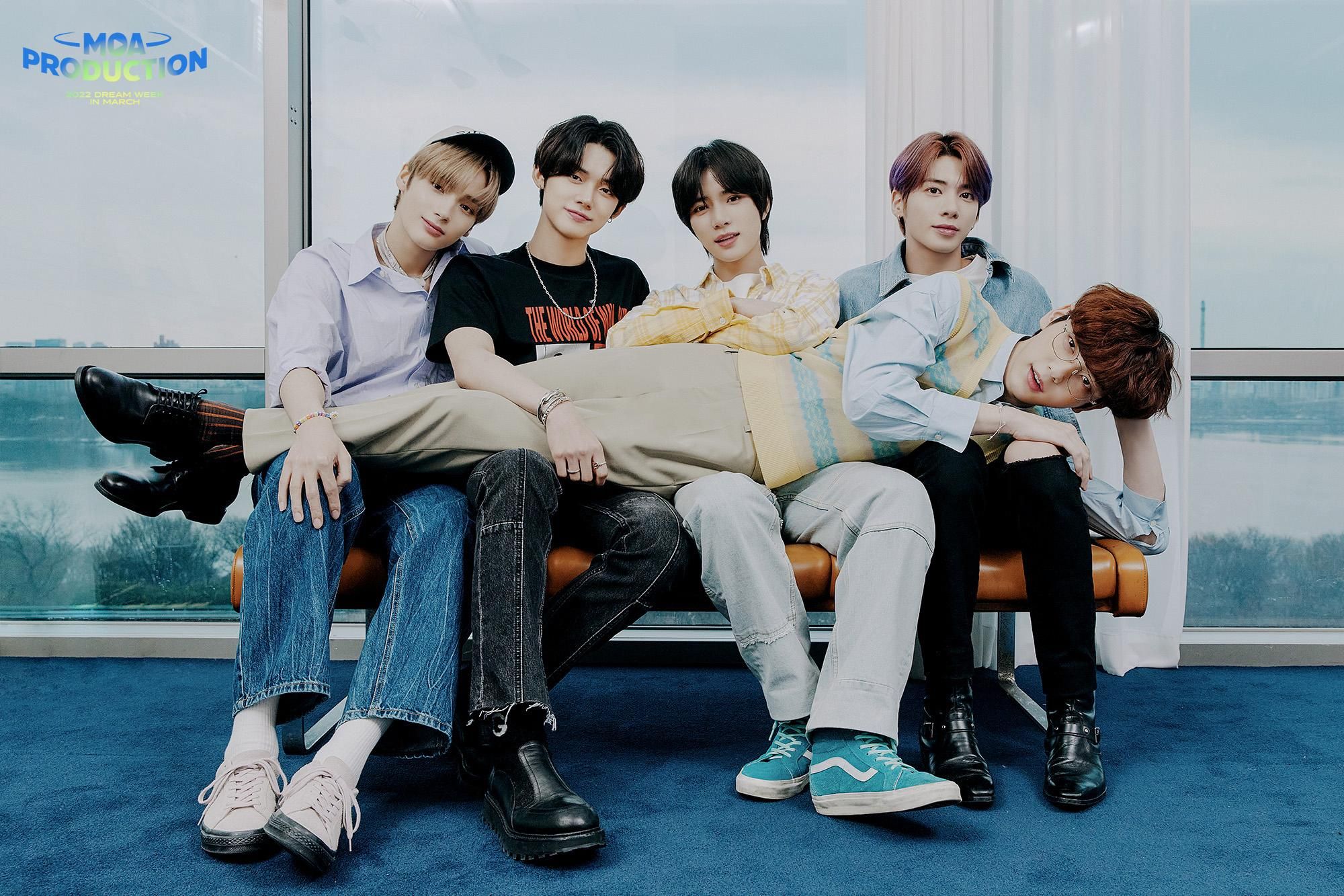 [잡담] 투바투 데뷔초 사진 재현해서 똑같이 포즈한거 ㄱㅇㅇ 인스티즈 Instiz K Pop 예능 카테고리