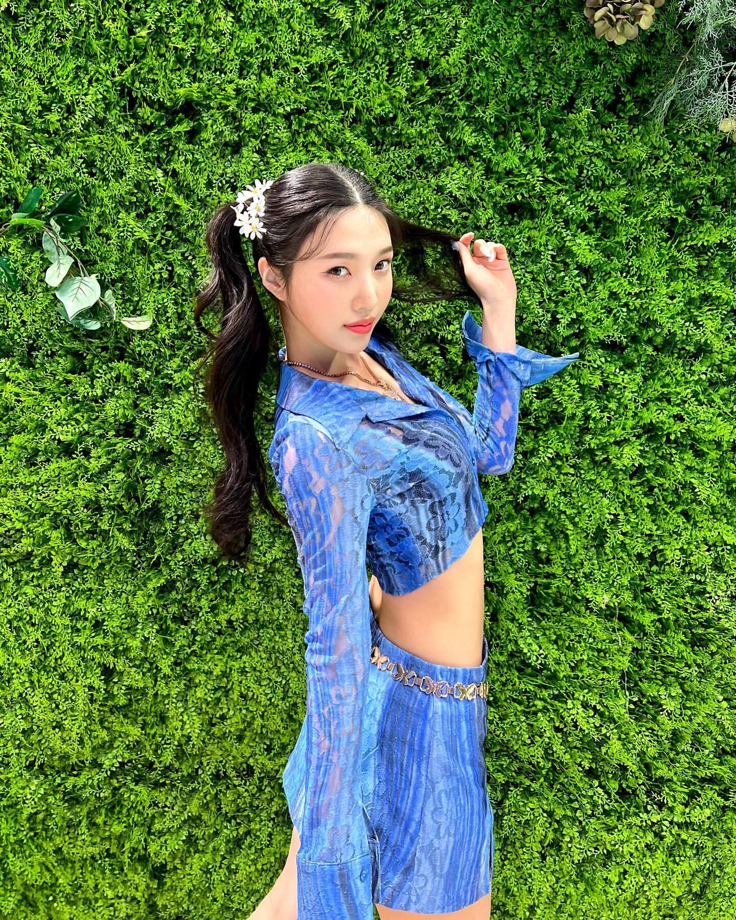 [잡담] 조이 인스타에 꽃가루를 날려 착장 사진 떴다,,,,…. 양갈래 ㄹㅇ kijul함 - 인스티즈(instiz) 연예 카테고리