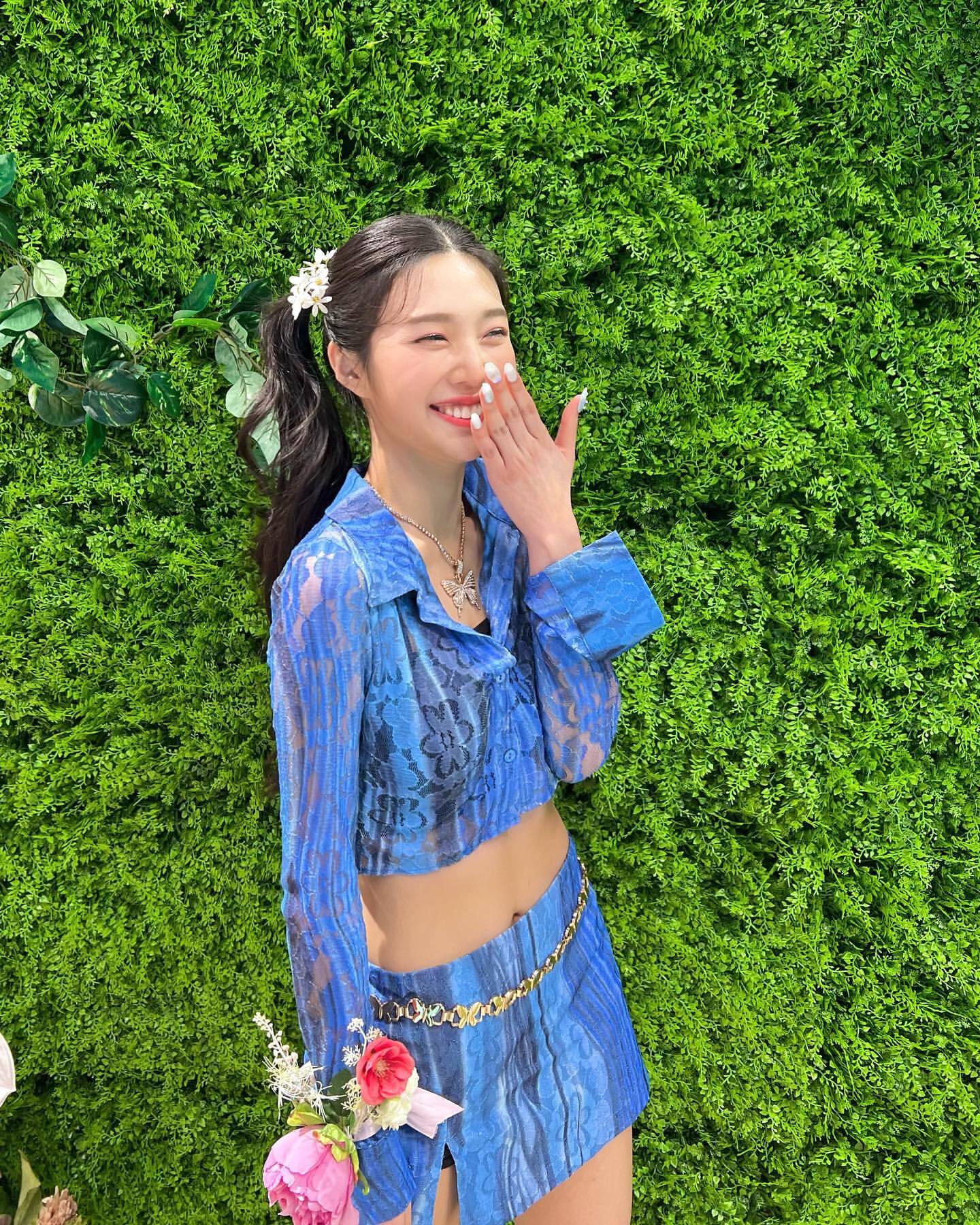 [잡담] 조이 인스타에 꽃가루를 날려 착장 사진 떴다,,,,…. 양갈래 ㄹㅇ kijul함 - 인스티즈(instiz) (K)POP/예능 카테고리