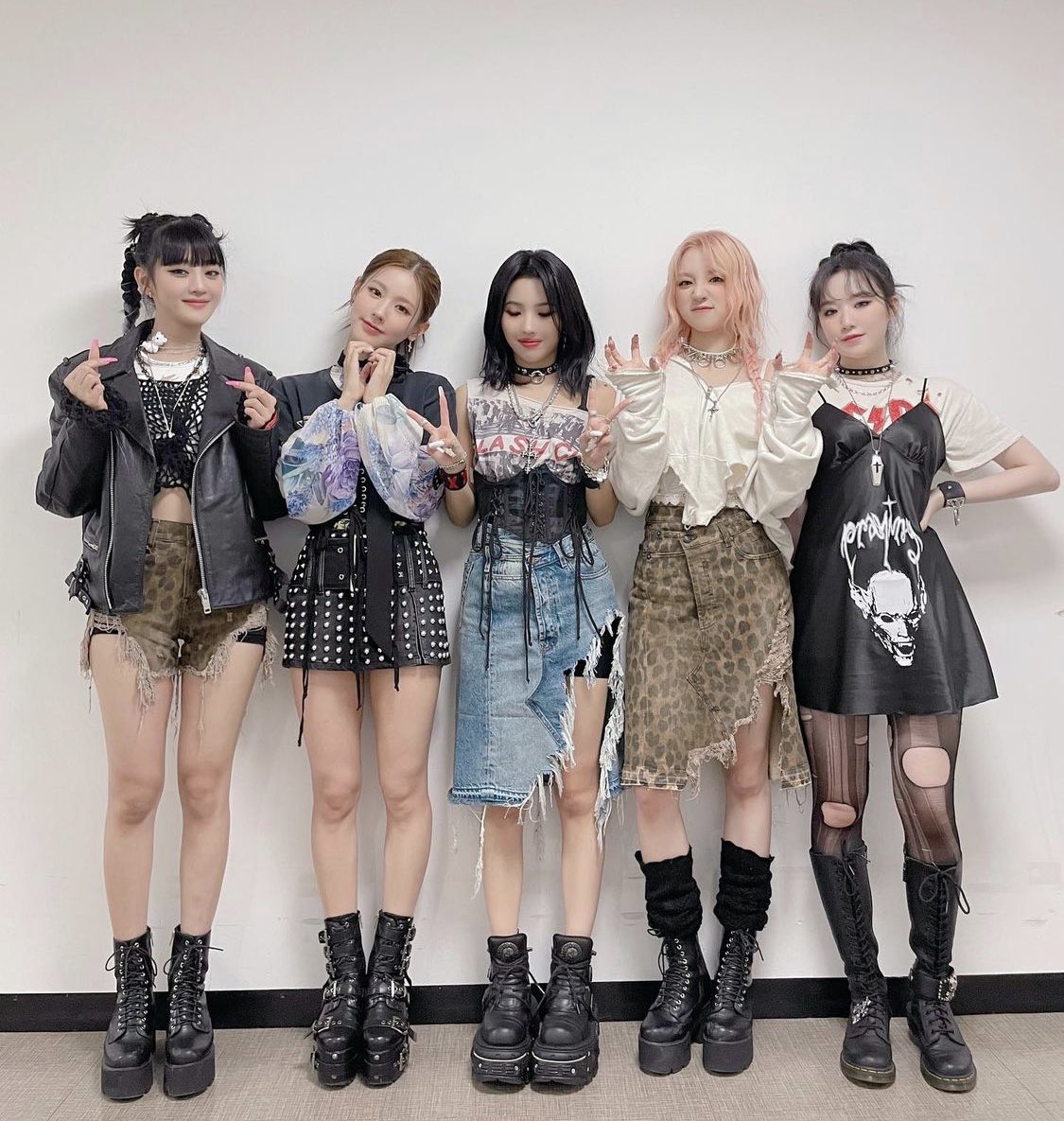 오타쿠들 취향 저격한 아이들 톰보이 무대 의상 모음 인스티즈 Instiz 인티포털 카테고리