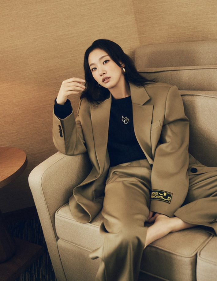 [잡담] 김고은 마르디 메크르디 22 f/w 화보 - 인스티즈(instiz) 드영배 카테고리