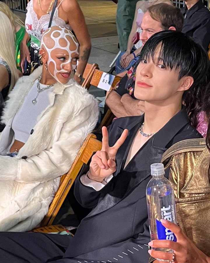 [잡담] 보그월드 제노 옆에 도자캣ㅋㅋㅋㅋ - 인스티즈(instiz) 연예 카테고리