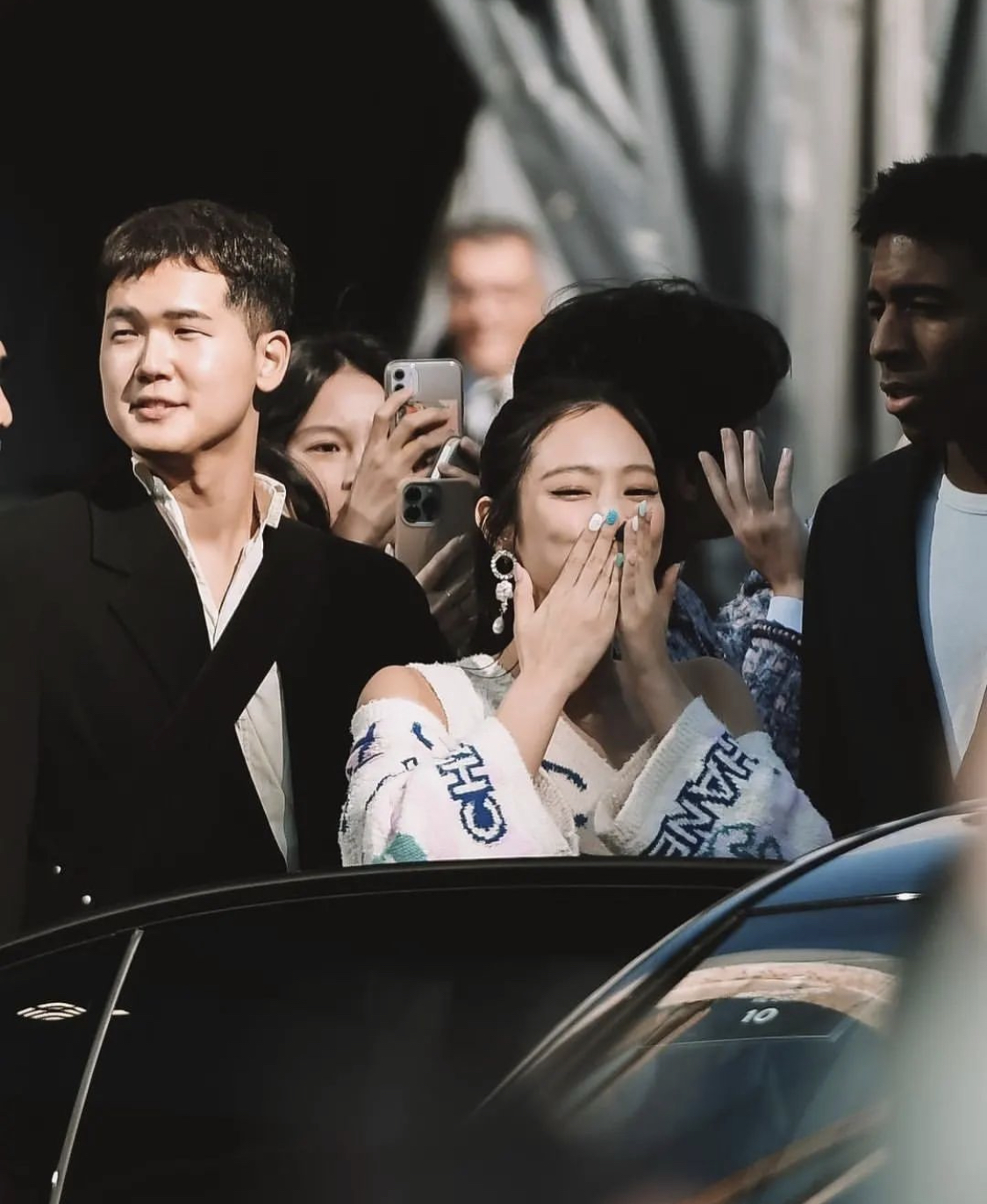 [정보/소식] 와 오늘 샤넬쇼 제니 (크리스틴 스튜어트랑) +추가 - 인스티즈(instiz) (K)POP/예능 카테고리