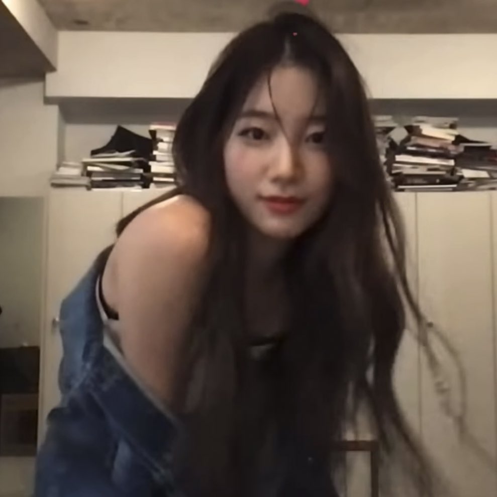 [잡담] 다들 카즈하 맥북 사진은 보시고 인티하시나요 - 인스티즈(instiz) (K)POP/예능 카테고리