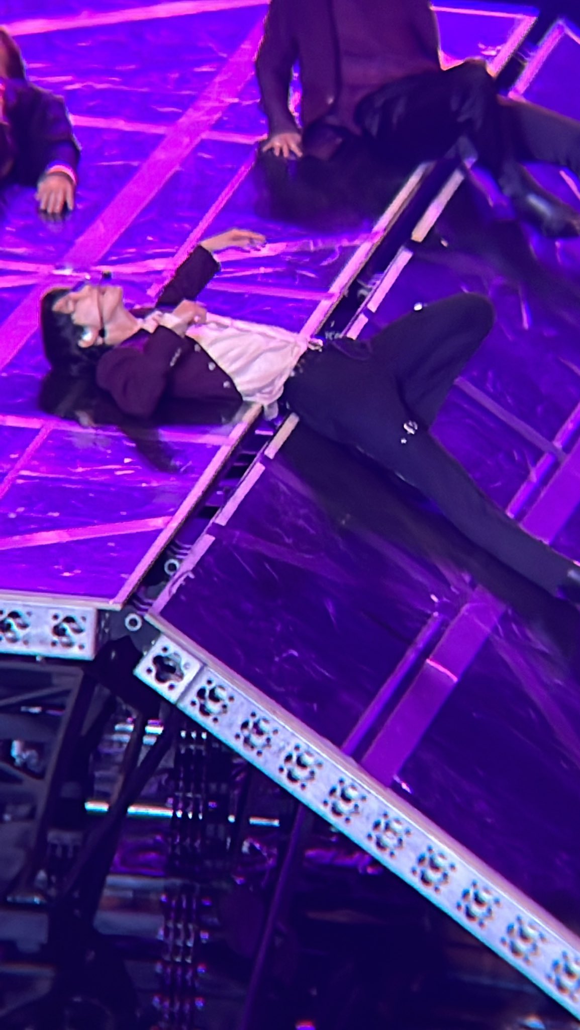 [잡담] 키 178에 몸무게 60 허리 25인치인 남자 도대체 뭔데 - 인스티즈(instiz) 연예 카테고리