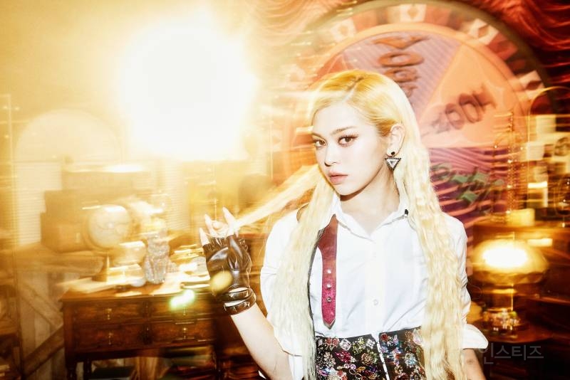 'ASC 우승' 알렉사, 황금빛 아우라..새 앨범 첫 번째 콘셉트 포토 공개 - 인스티즈(instiz) 인티포털 카테고리