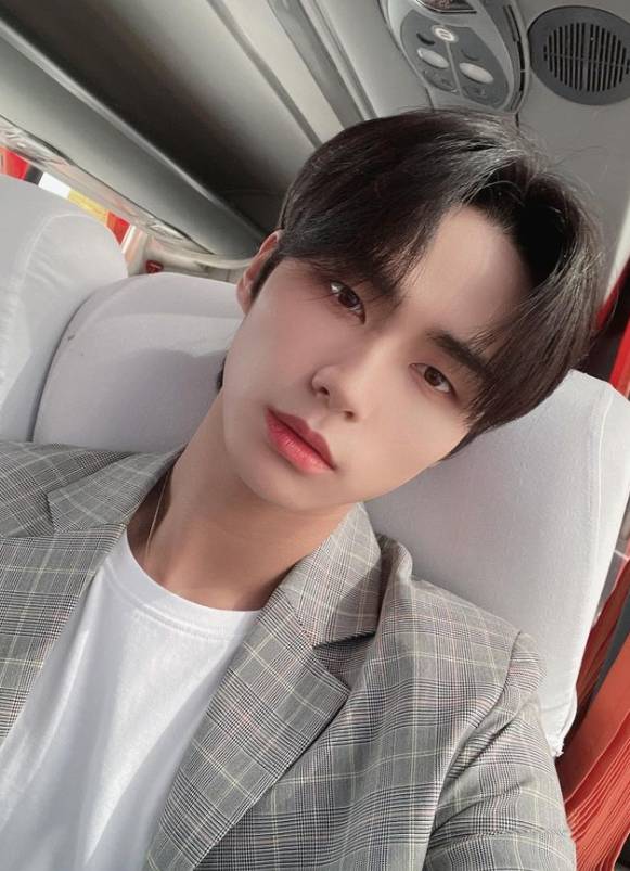 꾸안꾸로 잘 입는 것 같은 DKZ 경윤 사복 패션 - 인스티즈(instiz) 이슈 카테고리