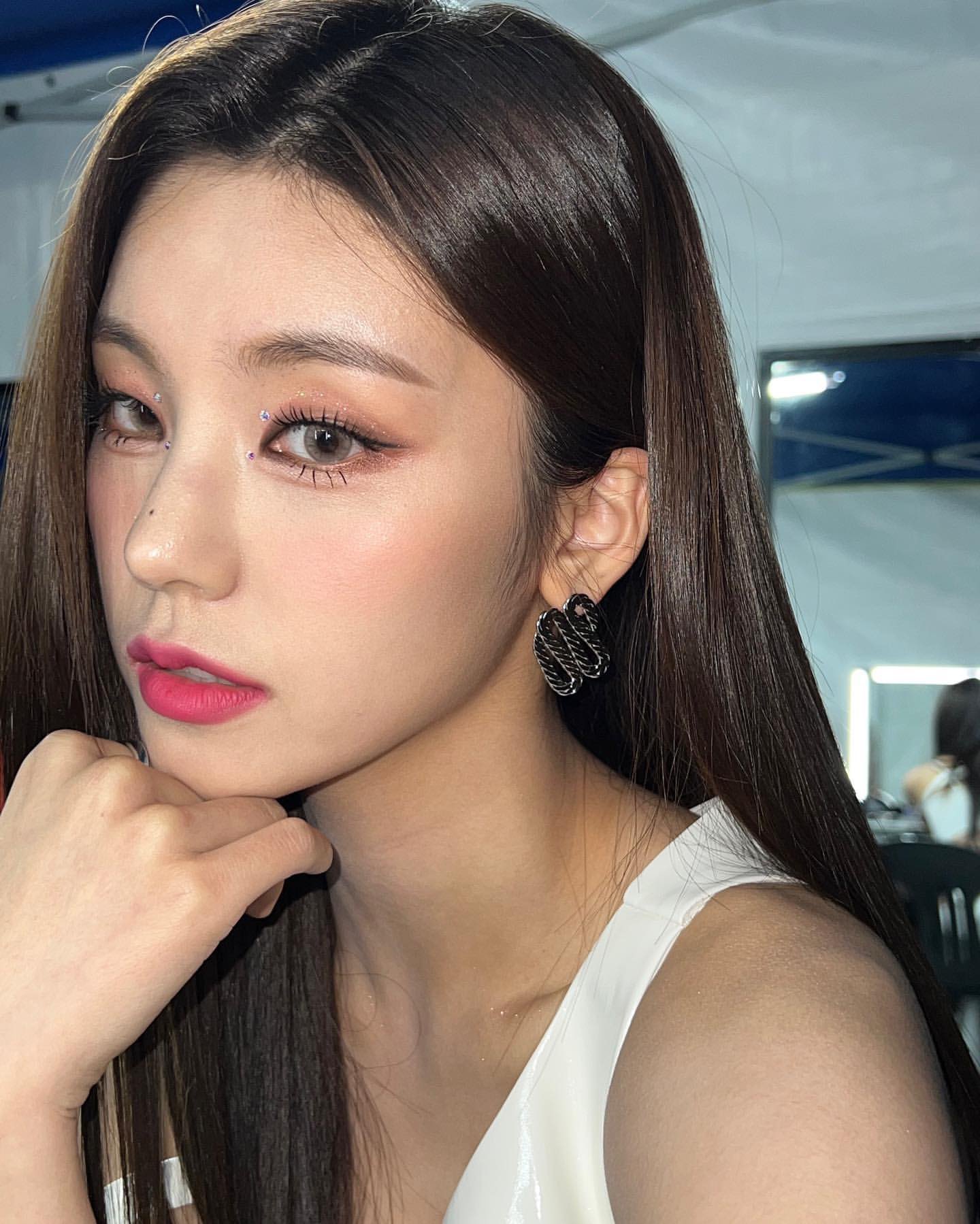 [잡담] 예지 이거 후면캠 같은데 - 인스티즈(instiz) 연예 카테고리