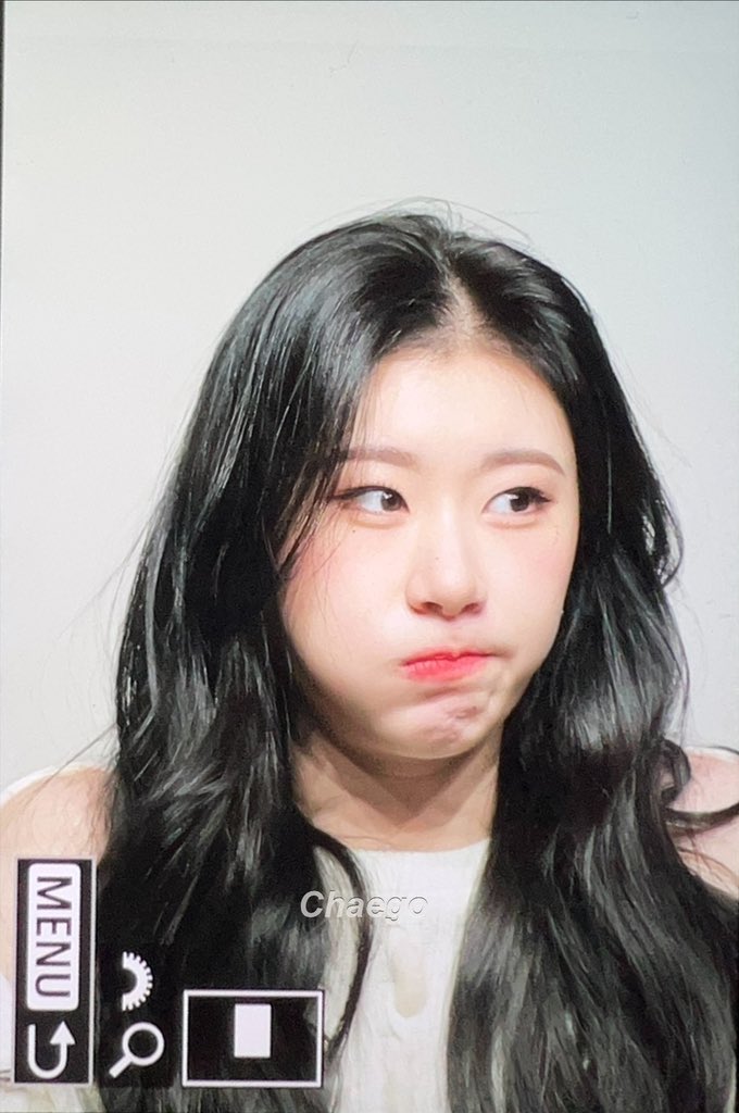 [잡담] 채령이 크림색 왜이렇게 찰떡임 - 인스티즈(instiz) 연예 카테고리