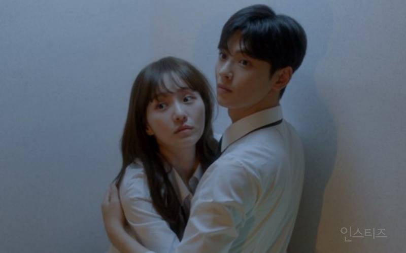 드라마 '오늘도 사랑스럽개' 차은우 포옹신 키스신 - 인스티즈(instiz) 인티포털 카테고리