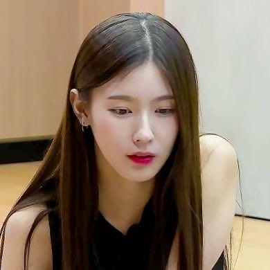 [잡담] 미연 흑발 사진 뜬 기념으로 골라 보는 흑발 vs 금발 - 인스티즈(instiz) (K)POP/예능 카테고리