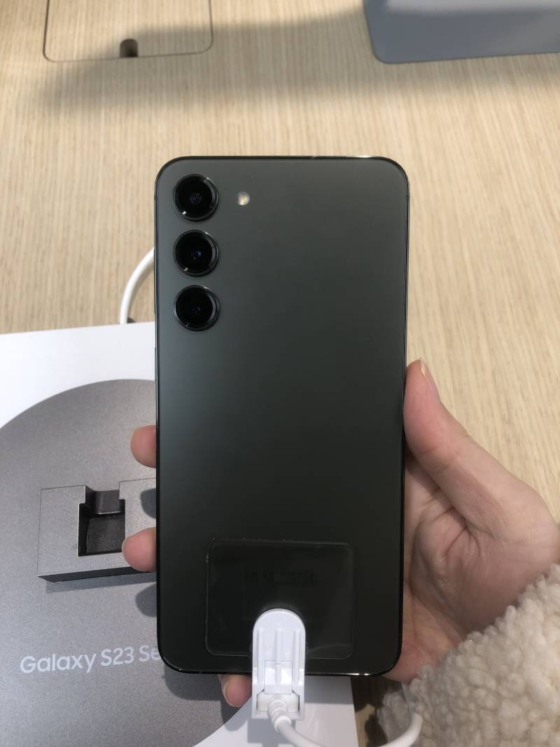 갤럭시 s23 실물 보고왔당 - 인스티즈(instiz) 익명잡담 카테고리