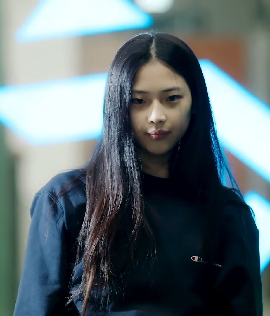 [잡담] 베이비몬스터 루카 근데 02보다 어려보이지않아? - 인스티즈(instiz) (K)POP/예능 카테고리