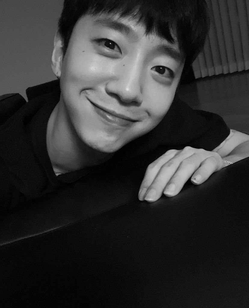 [잡담] 얘들아 방용국 oppa 얼굴 봐 그대로야 - 인스티즈(instiz) 연예 카테고리