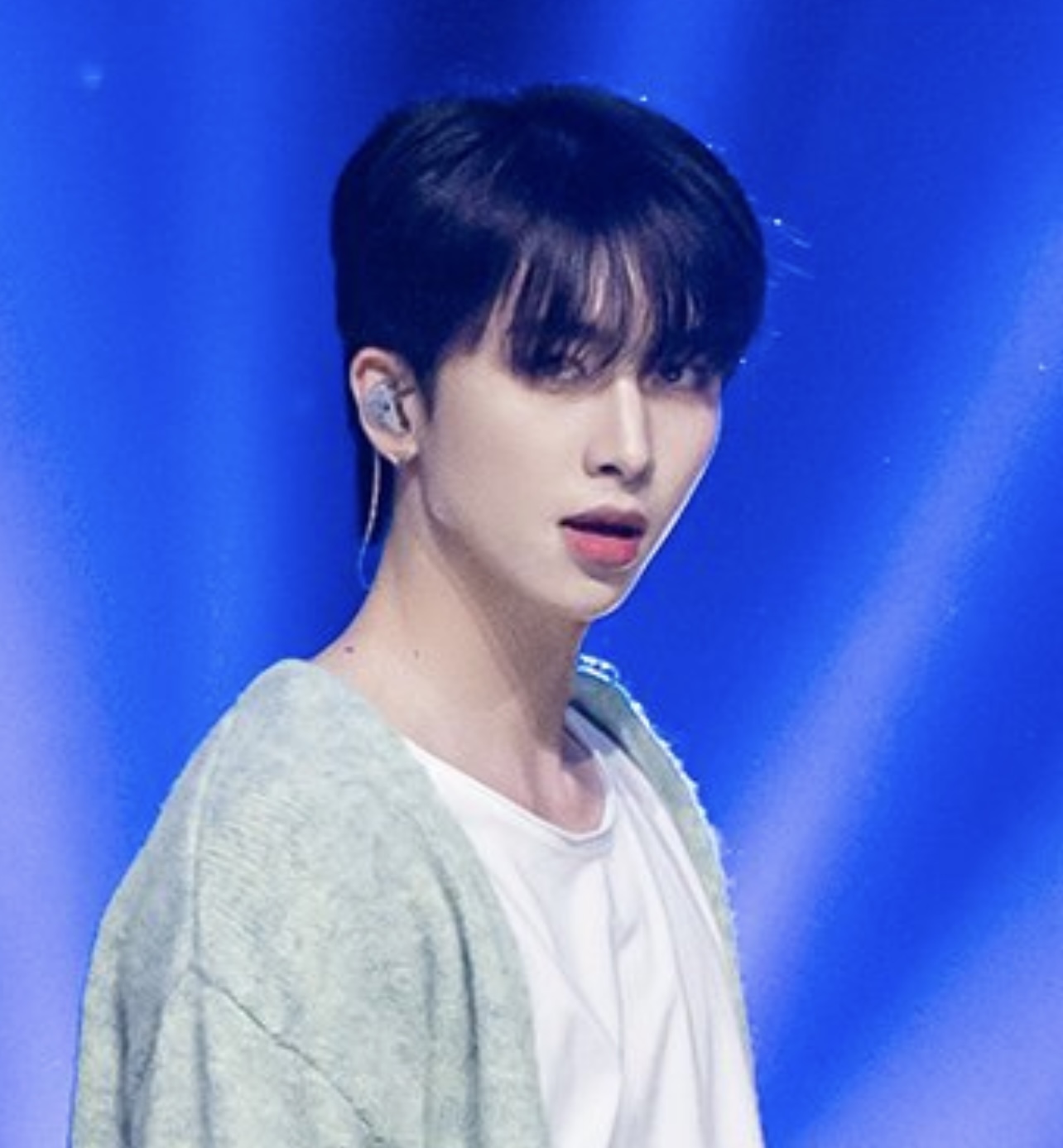 [잡담] 보플 이동열 무쌍큰눈 하얀피부 눈밑점 입동굴 내가 좋아하는거 다 모였음.. - 인스티즈(instiz) (K)POP/예능 카테고리