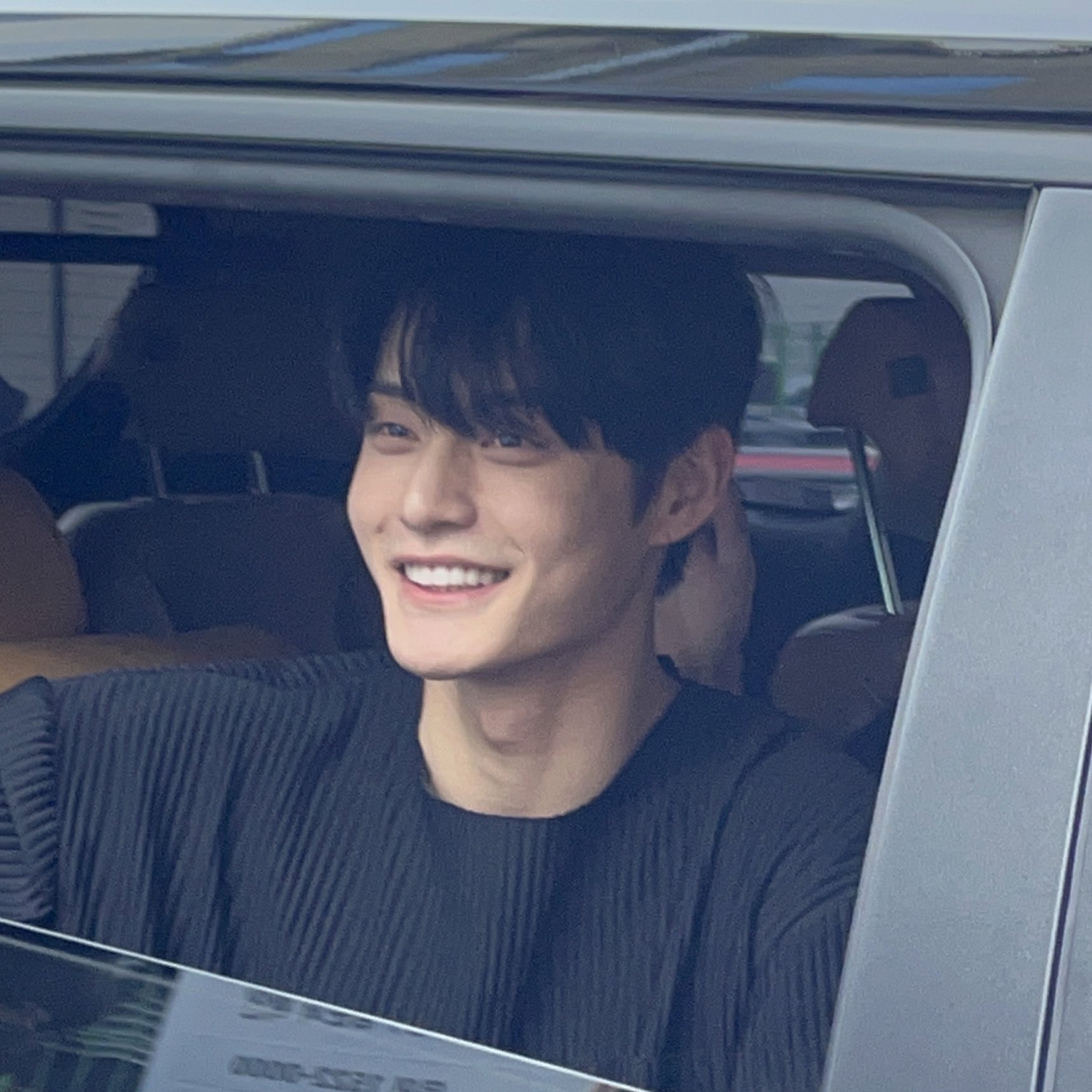 [잡담] 아니 김지웅 폰카 진짜 미쳤음????? - 인스티즈(instiz) 연예 카테고리