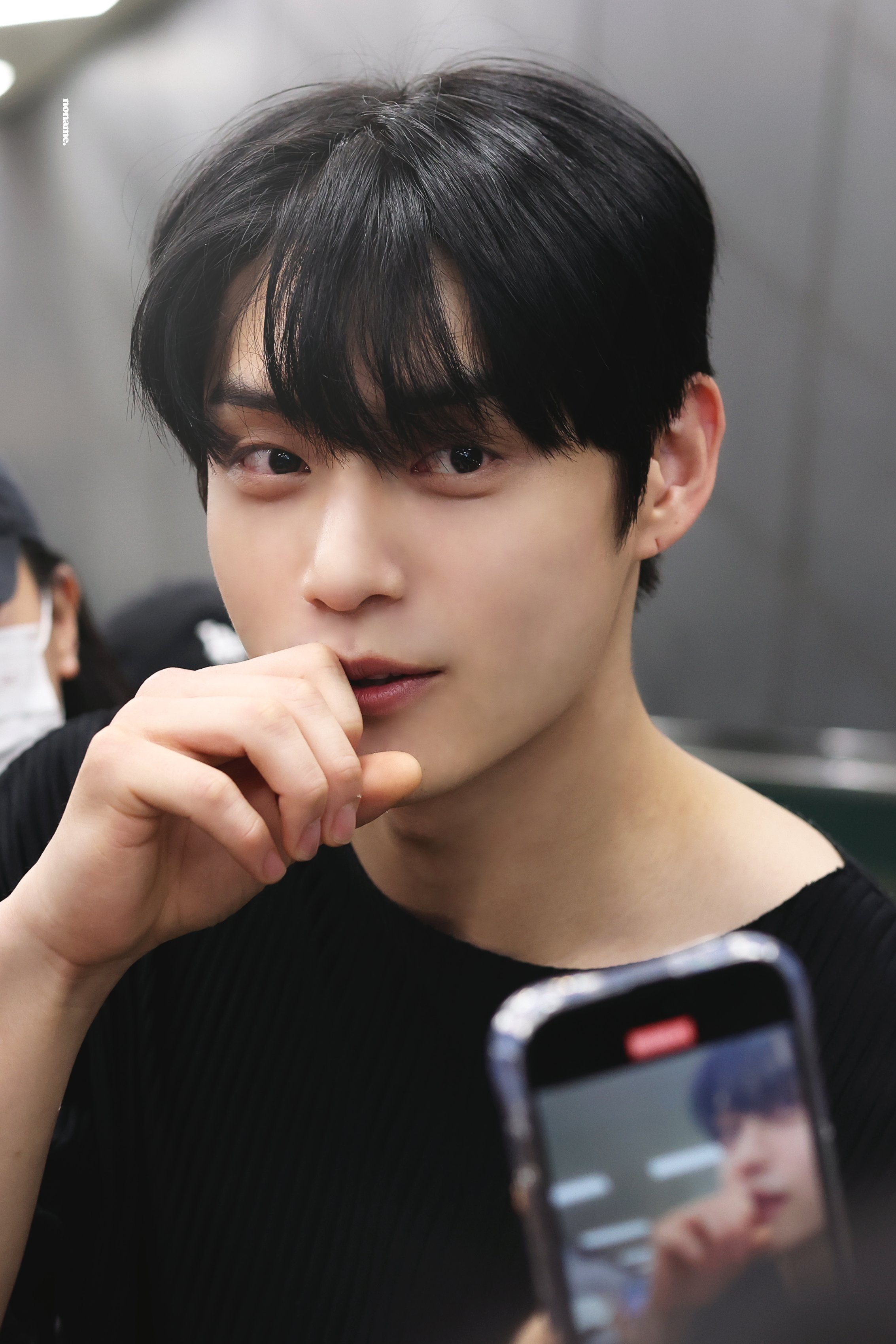 [잡담] 김지웅 이 고화질 충격과 공포인 이유.. - 인스티즈(instiz) (K)POP/예능 카테고리