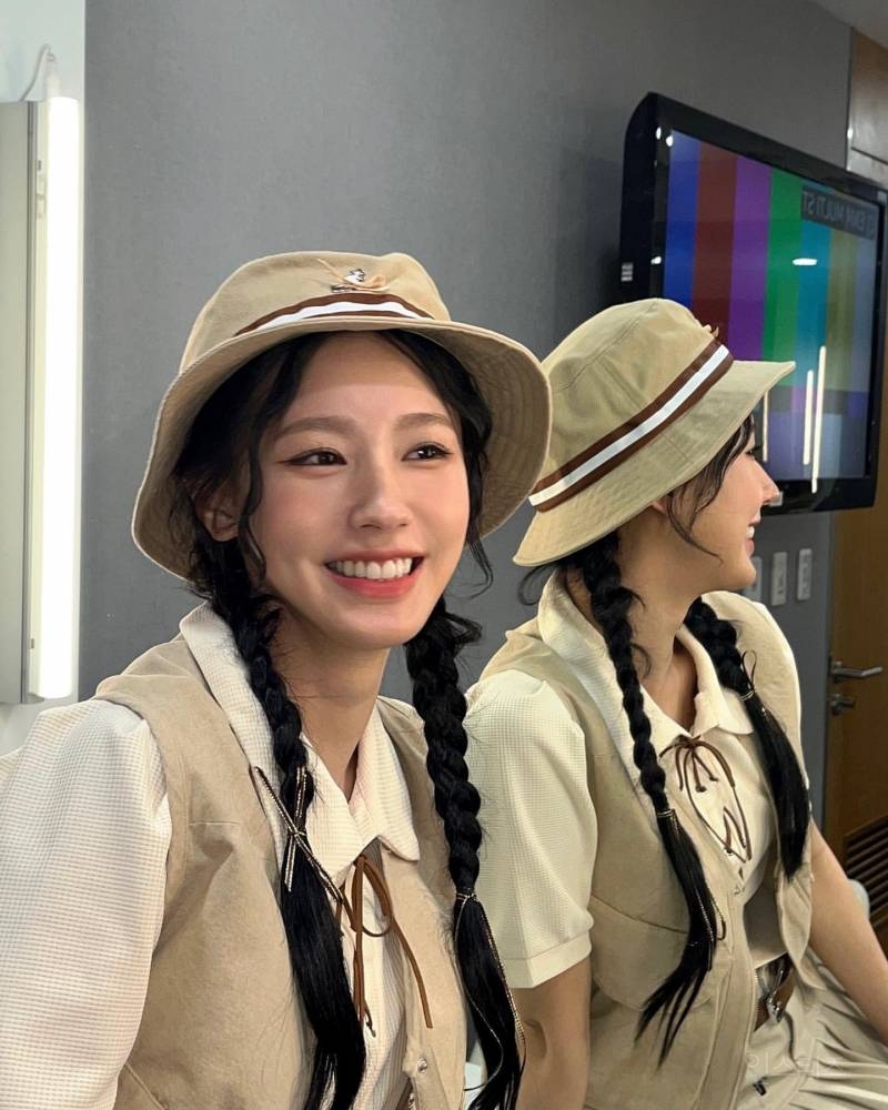 오늘도 한결같이 예뻤던 엠카 공주 조미연 jpg - 인스티즈(instiz) 이슈 카테고리