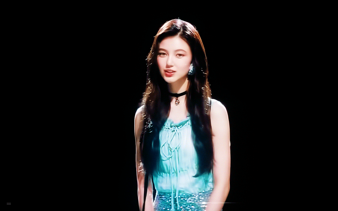 [잡담] 🧜🏻‍♀️뉴진스 다니엘 인어공주 ost 사진+움짤🧜🏻‍♀️ - 인스티즈(instiz) (K)POP/예능 카테고리