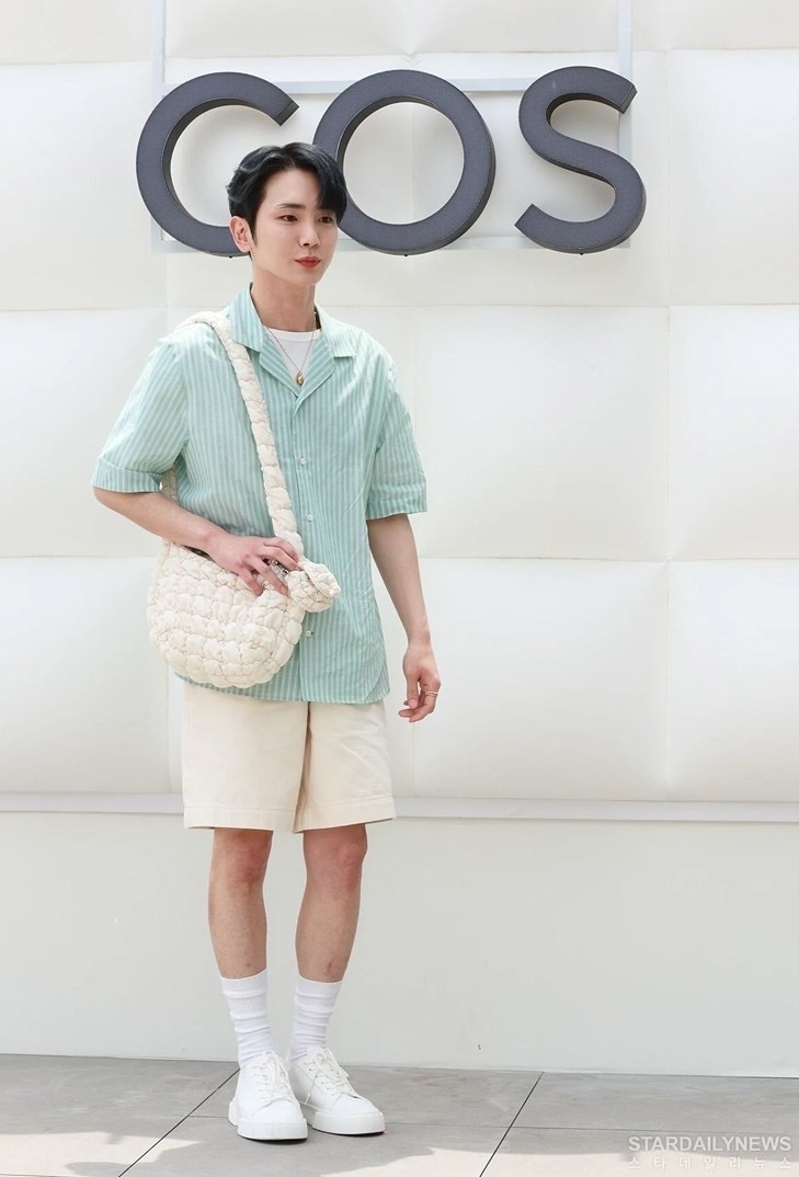 [잡담] 제니 덕에 COS 가방 대박터져서 - 인스티즈(instiz) (K)POP/예능 카테고리