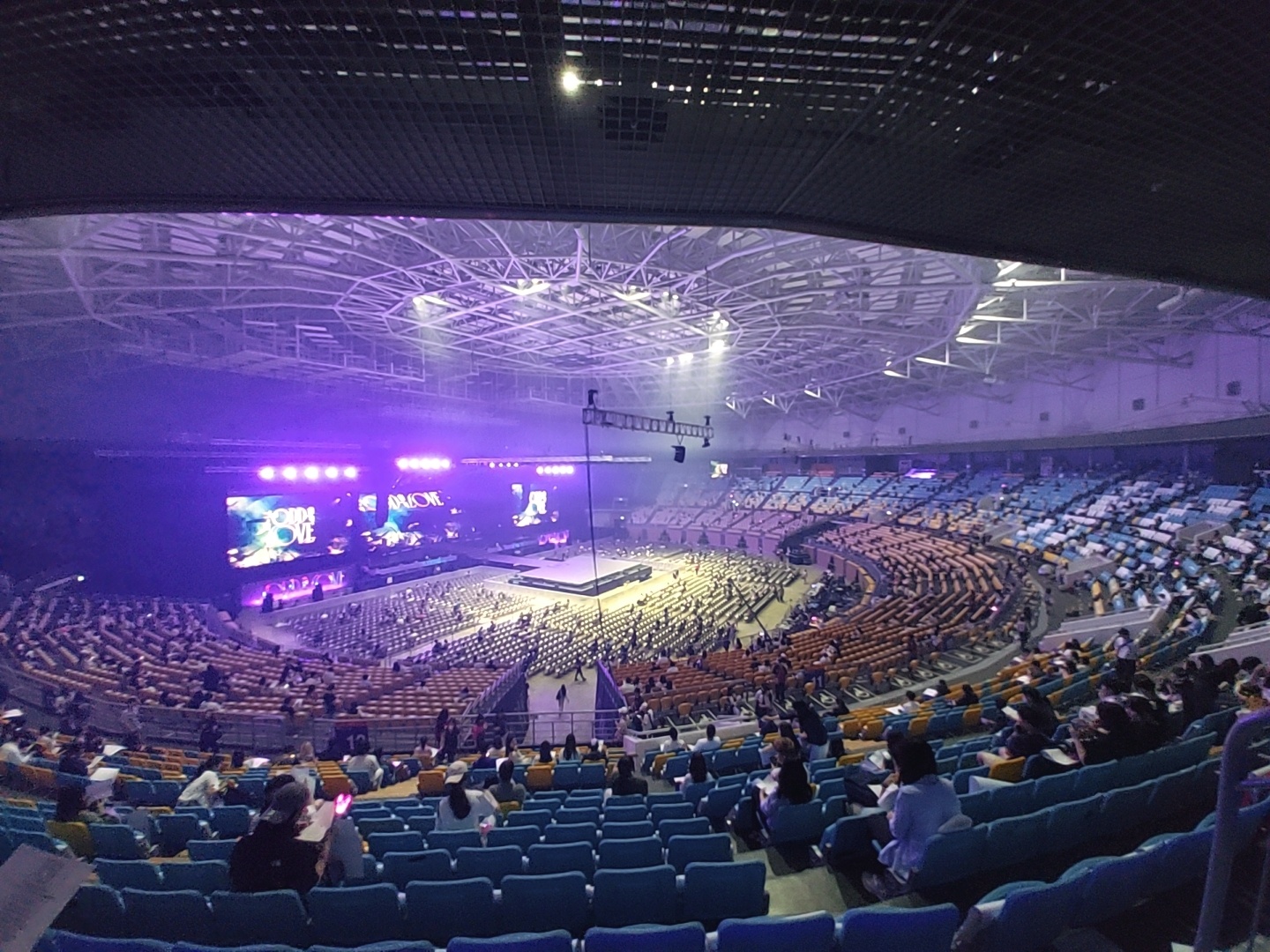 [잡담] 체조경기장 ㄹㅇ 맨뒤 시야 - 인스티즈(instiz) 연예 카테고리