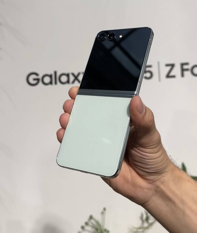 현재 반응 터진 갤럭시Z플립5 실물.jpg - 인스티즈(instiz) 이슈 카테고리