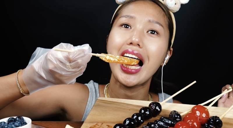 탕후루 먹방 ASMR 한 연예인들 - 인스티즈(instiz) 이슈 카테고리