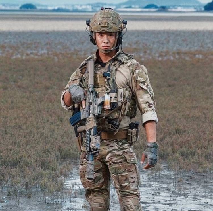 [잡담] 난 군복 입고있는 덱스가 너무 좋음 - 인스티즈(instiz) 연예 카테고리