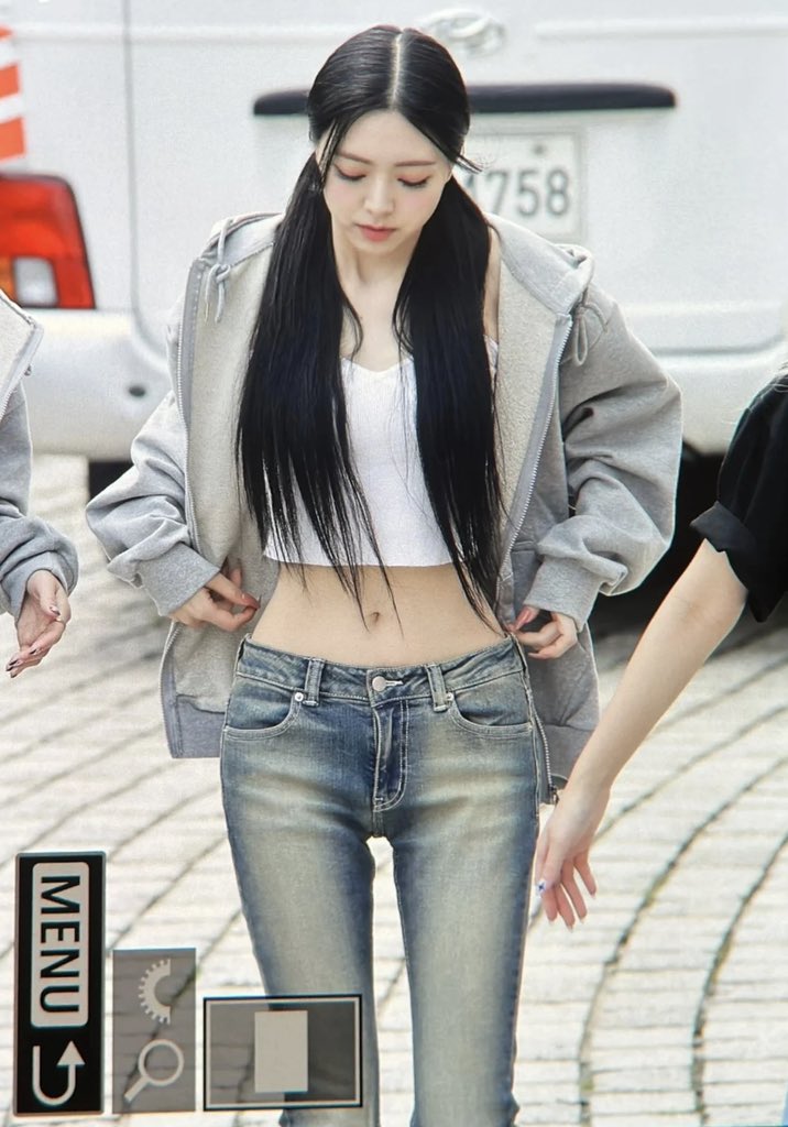 [잡담] 유나 진짜 슬렌더... - 인스티즈(instiz) 연예 카테고리