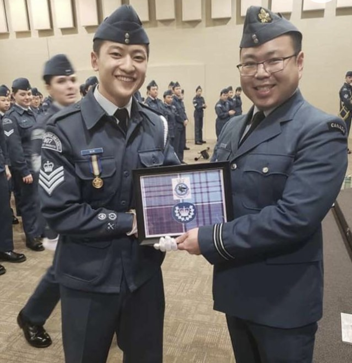 [잡담] 석매튜 과거짤 요게 그럼 rotc였단거네 - 인스티즈(instiz) 연예 카테고리