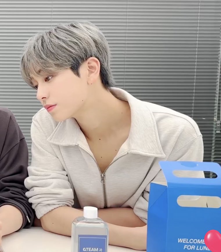 [잡담] 얘들아 아이랜드 나왔던 타키.. 너무 커서 나 지금 기절함 - 인스티즈(instiz) 연예 카테고리