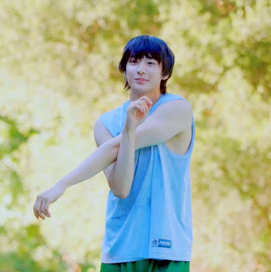 [잡담] 근데 앤톤 수영선수였던거 몸에서 확 티가 난다 - 인스티즈(instiz) 연예 카테고리