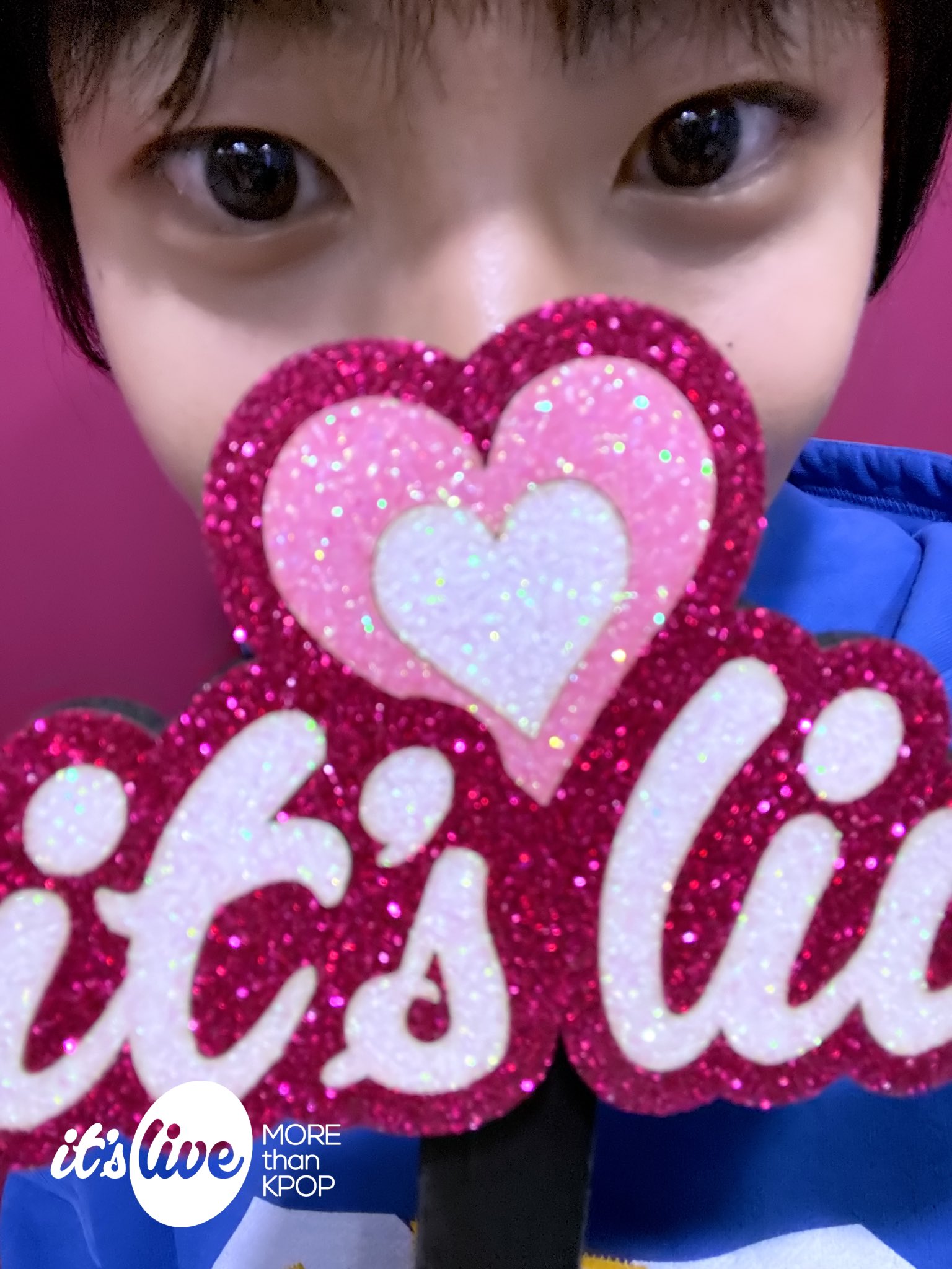 [잡담] 앤톤 사진 찍을때 습관인가봐 - 인스티즈(instiz) 연예 카테고리