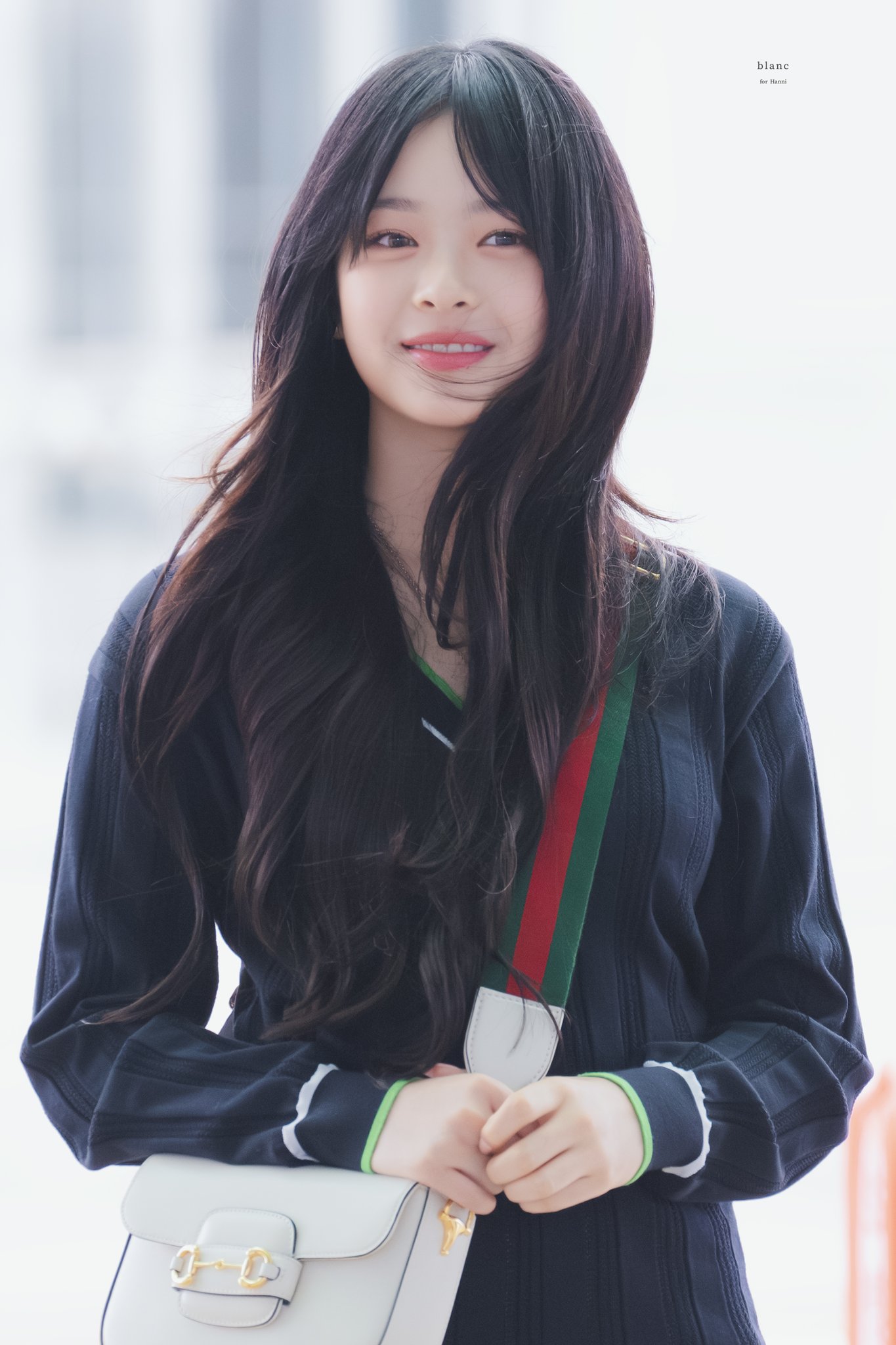 [잡담] 비상🙀하니 구찌쇼 착장 떴는데 염색 하고 나타남 인스티즈 Instiz 연예 카테고리