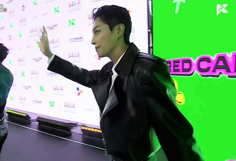 오늘자 사우디아라비아 케이콘 mc 윤두준 얼굴 - 인스티즈(instiz) 이슈 카테고리