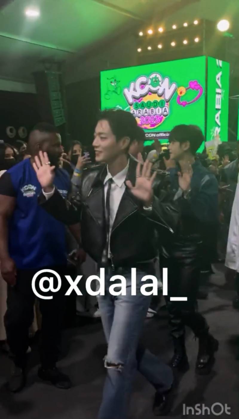 오늘자 사우디아라비아 케이콘 mc 윤두준 얼굴 - 인스티즈(instiz) 이슈 카테고리